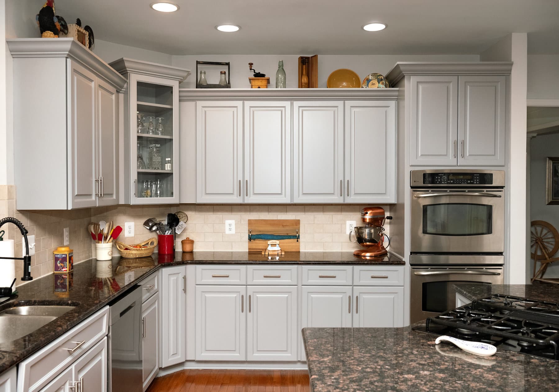 How To Decorate the Tops of Kitchen Cabinets | Kitchen Saver